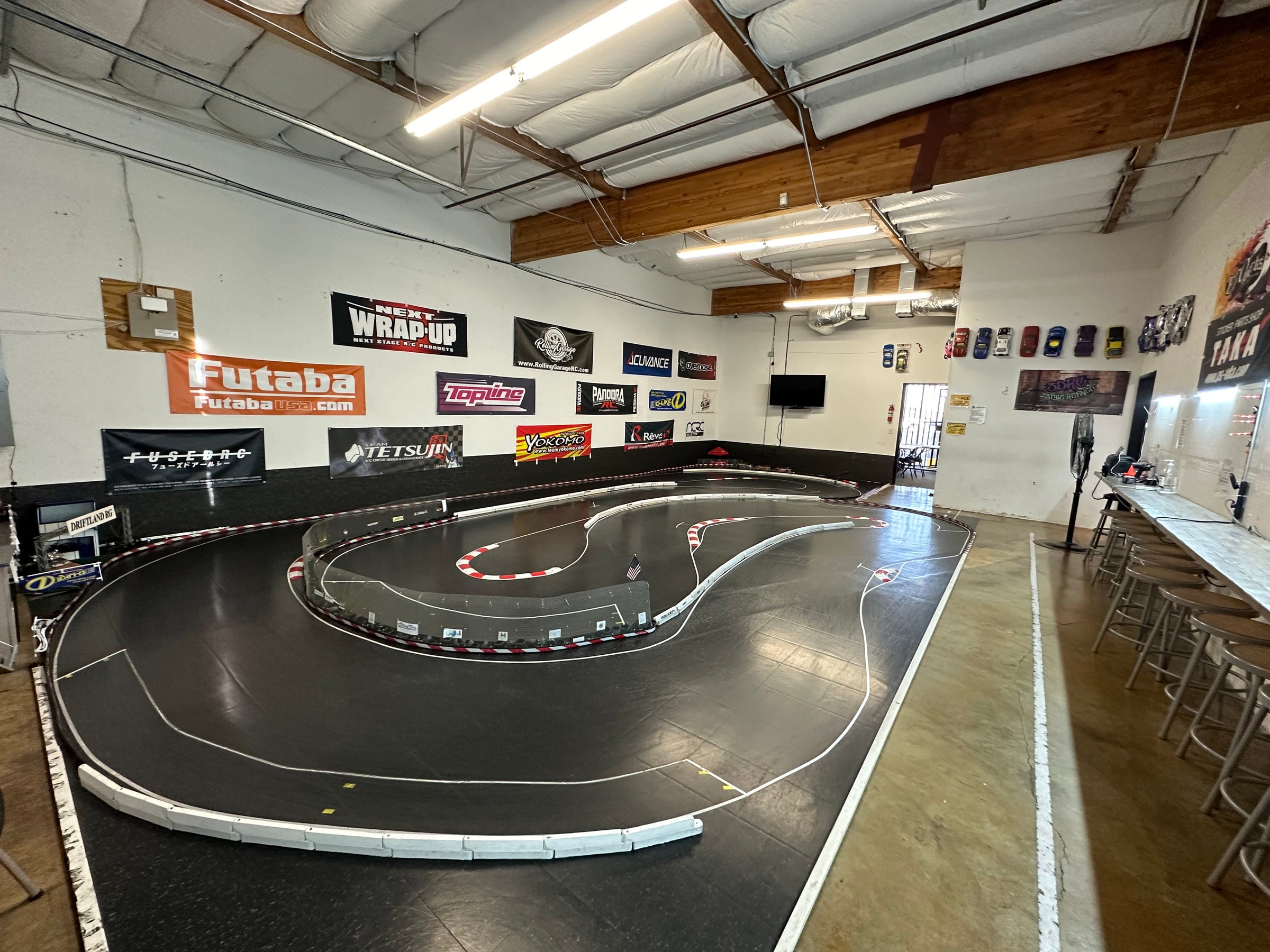 ROLLING GARAGE RC DRIFT CIRCUIT