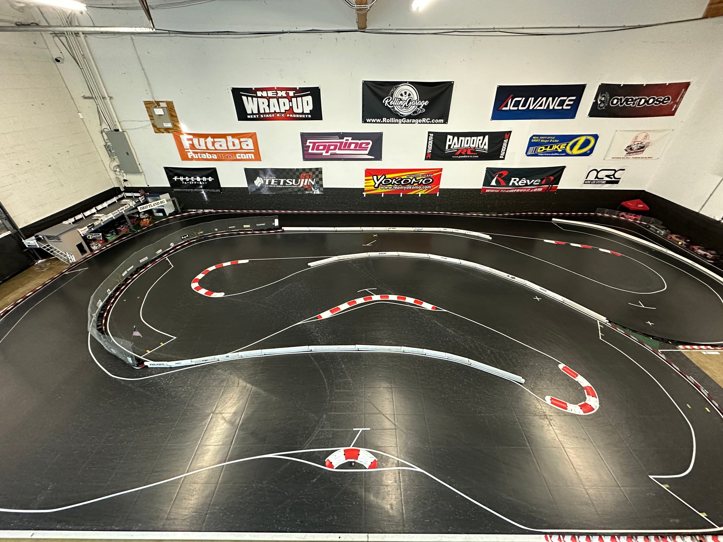 ROLLING GARAGE RC DRIFT CIRCUIT